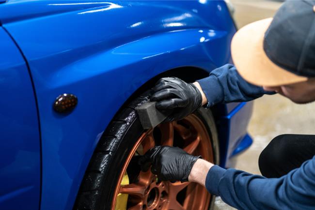 What You Should Know About Tyre Paint and Tyre Dressing | Oponeo.co.uk